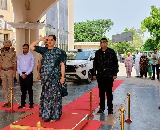 Amarpreet Kaur Sandhu assume charge as Deputy Commissioner of Fazilka ...
