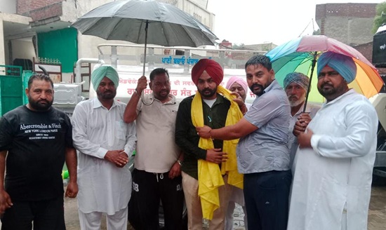 Advocate Tirath Kapurgarh 5,000-litre steel water tanker to Kapurgarh ...